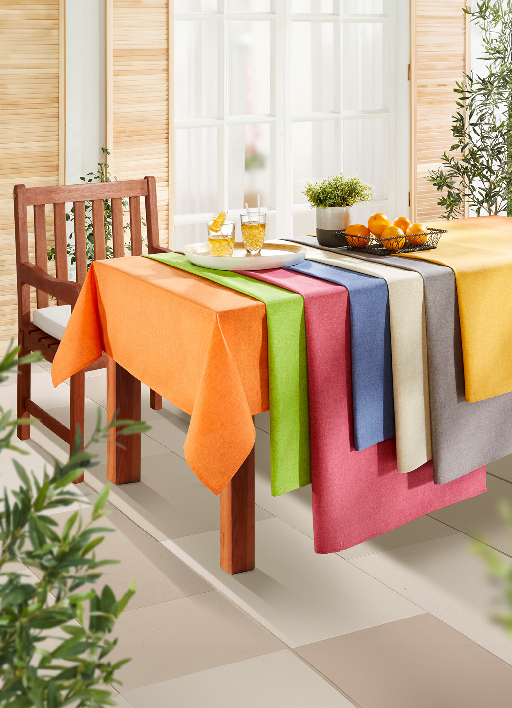 Tischdecke oder Sitzkissen für den Innen- und Außenbereich mit ...